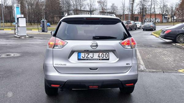 Pelēks Nissan X-Trail 2015 Viļņa, ar dzinēja tilpumu 2.50 L un nobraukumu 151 tūkst. km par 8800 €, foto 4 vietnē AUTOMOTO.COM.LV