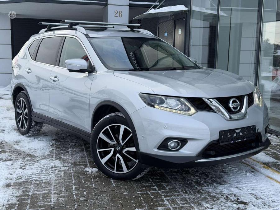 Grey Nissan X-Trail 2015 in Vilnius, with an engine capacity of 1.60 L and mileage of 146 thousand km for 11555 €, photo 8 on AUTOMOTO.COM.LV