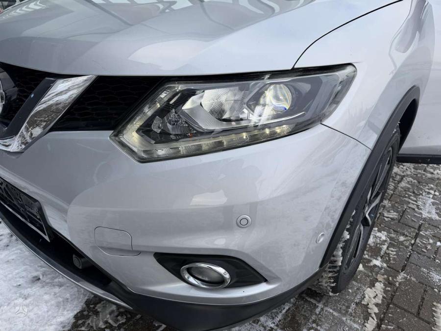 Grey Nissan X-Trail 2015 in Vilnius, with an engine capacity of 1.60 L and mileage of 146 thousand km for 11555 €, photo 9 on AUTOMOTO.COM.LV