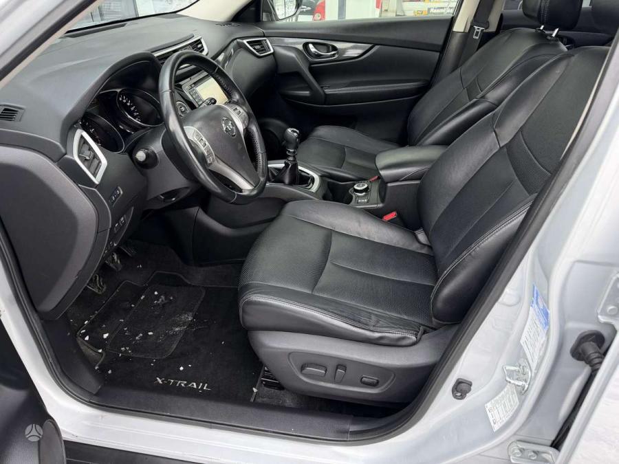 Grey Nissan X-Trail 2015 in Vilnius, with an engine capacity of 1.60 L and mileage of 146 thousand km for 11555 €, photo 13 on AUTOMOTO.COM.LV