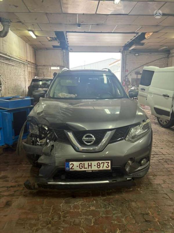 Pelēks Nissan X-Trail 2015 Kauņa, ar dzinēja tilpumu 1.60 L un nobraukumu 220 tūkst. km par 2950 €, foto 1 vietnē AUTOMOTO.COM.LV