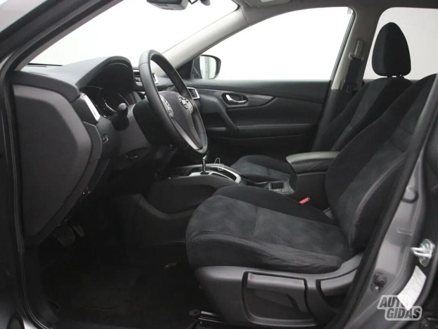 Grey Nissan X-Trail 2015 in Vilnius, with an engine capacity of 1.60 L and mileage of 168 thousand km for 10699 €, photo 4 on AUTOMOTO.COM.LV