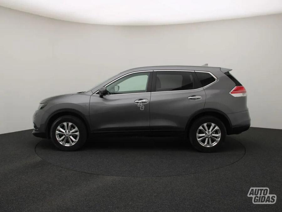 Grey Nissan X-Trail 2015 in Vilnius, with an engine capacity of 1.60 L and mileage of 168 thousand km for 10699 €, photo 6 on AUTOMOTO.COM.LV