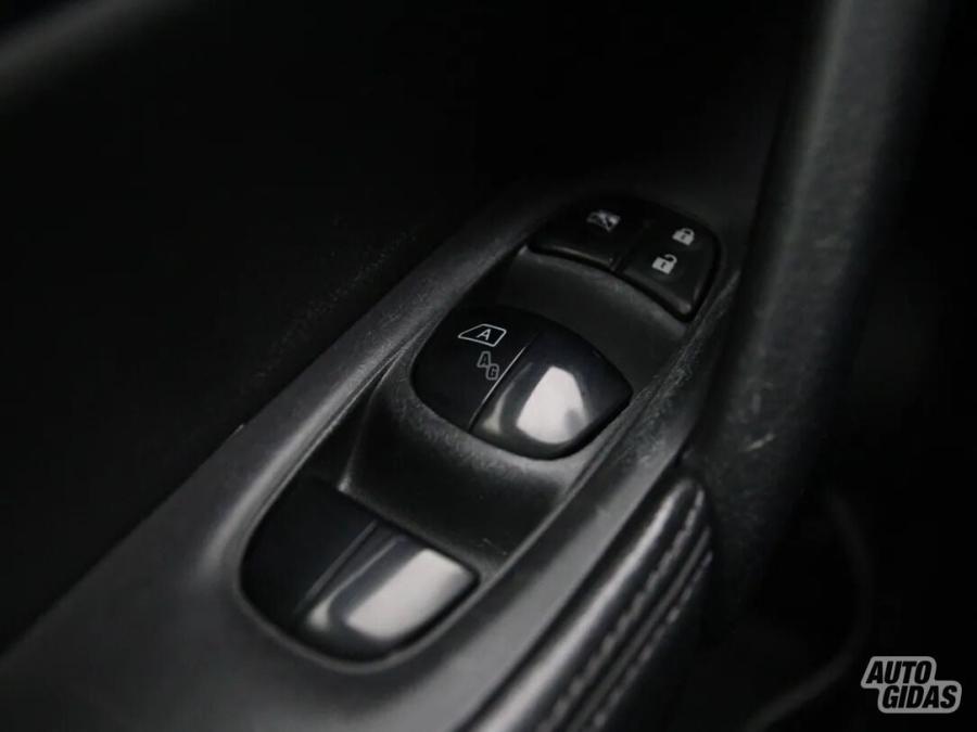 Grey Nissan X-Trail 2015 in Vilnius, with an engine capacity of 1.60 L and mileage of 168 thousand km for 10699 €, photo 26 on AUTOMOTO.COM.LV