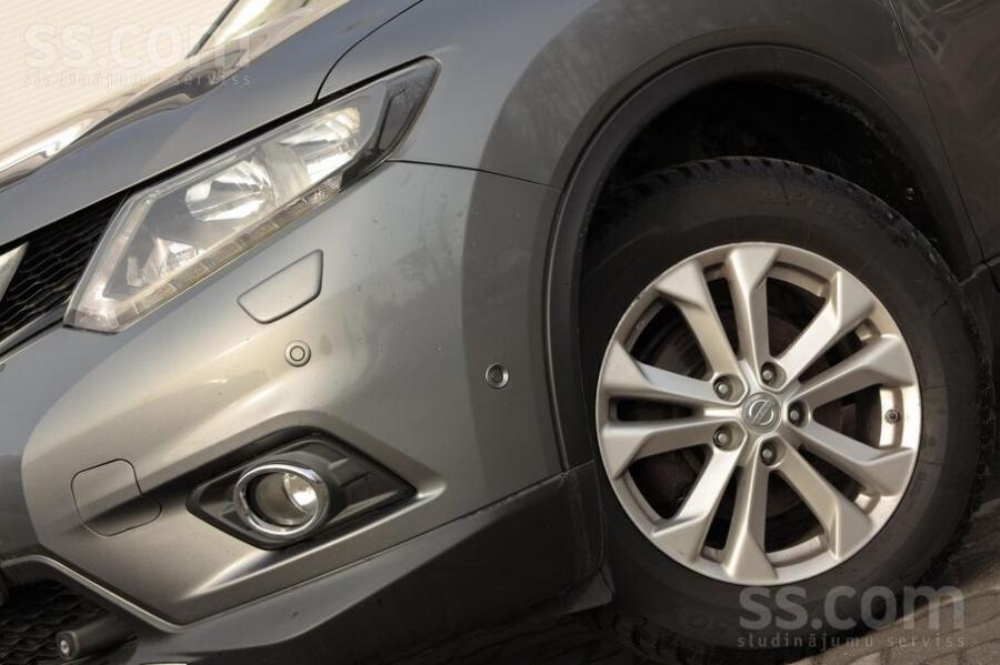 Grey Nissan X-Trail 2015 in Riga, with an engine capacity of 1.60 L and mileage of 0 thousand km for 7995 €, photo 3 on AUTOMOTO.COM.LV