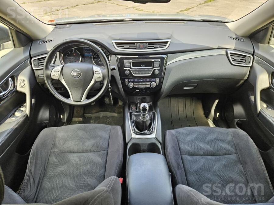 Grey Nissan X-Trail 2015 in Riga, with an engine capacity of 1.60 L and mileage of 186 thousand km for 7400 €, photo 9 on AUTOMOTO.COM.LV