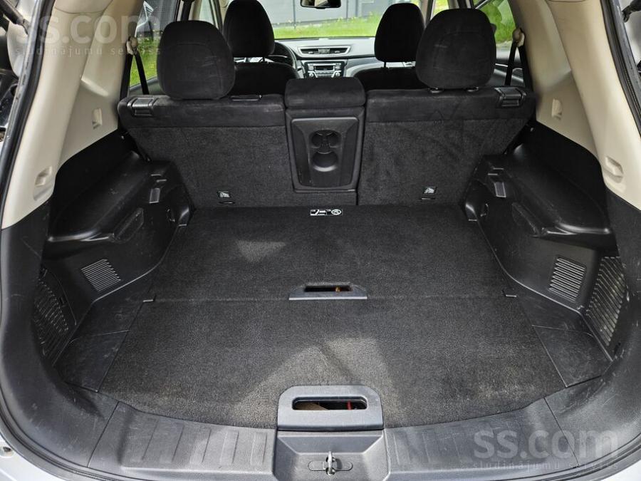 Grey Nissan X-Trail 2015 in Riga, with an engine capacity of 1.60 L and mileage of 186 thousand km for 7400 €, photo 13 on AUTOMOTO.COM.LV