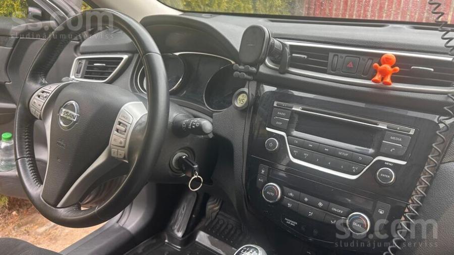 Grey Nissan X-Trail 2015 in Riga, with an engine capacity of 1.60 L and mileage of 192 thousand km for 7950 €, photo 5 on AUTOMOTO.COM.LV