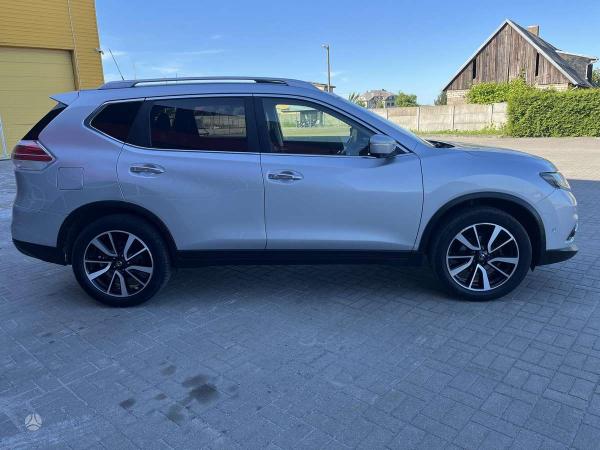 Grey Nissan X-Trail 2015 in Taurage, with an engine capacity of 1.60 L and mileage of 296 thousand km for 8500 €, photo 6 on AUTOMOTO.COM.LV