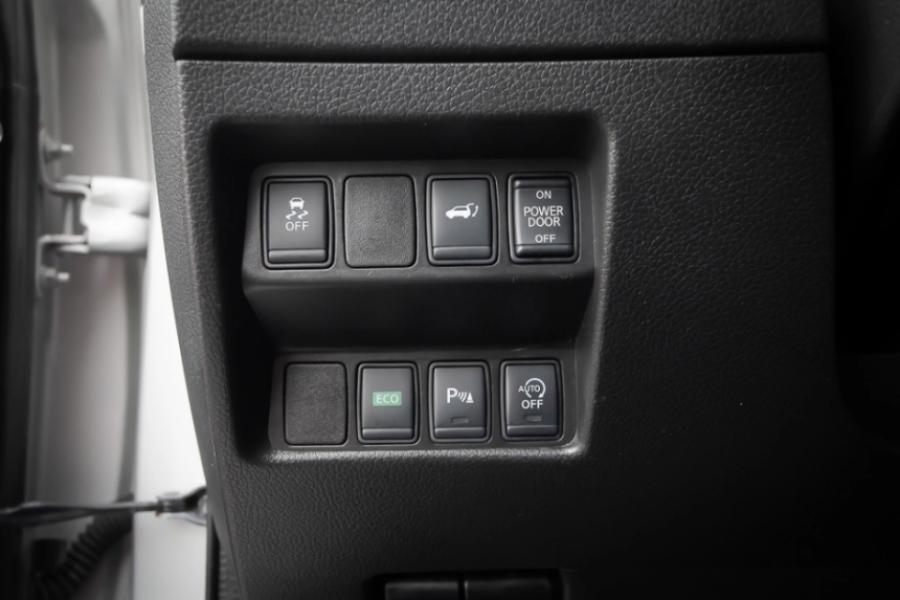 Pelēks Nissan X-Trail 2015 Rīga, ar dzinēja tilpumu 1.60 L un nobraukumu 232 tūkst. km par 11590 €, foto 17 vietnē AUTOMOTO.COM.LV