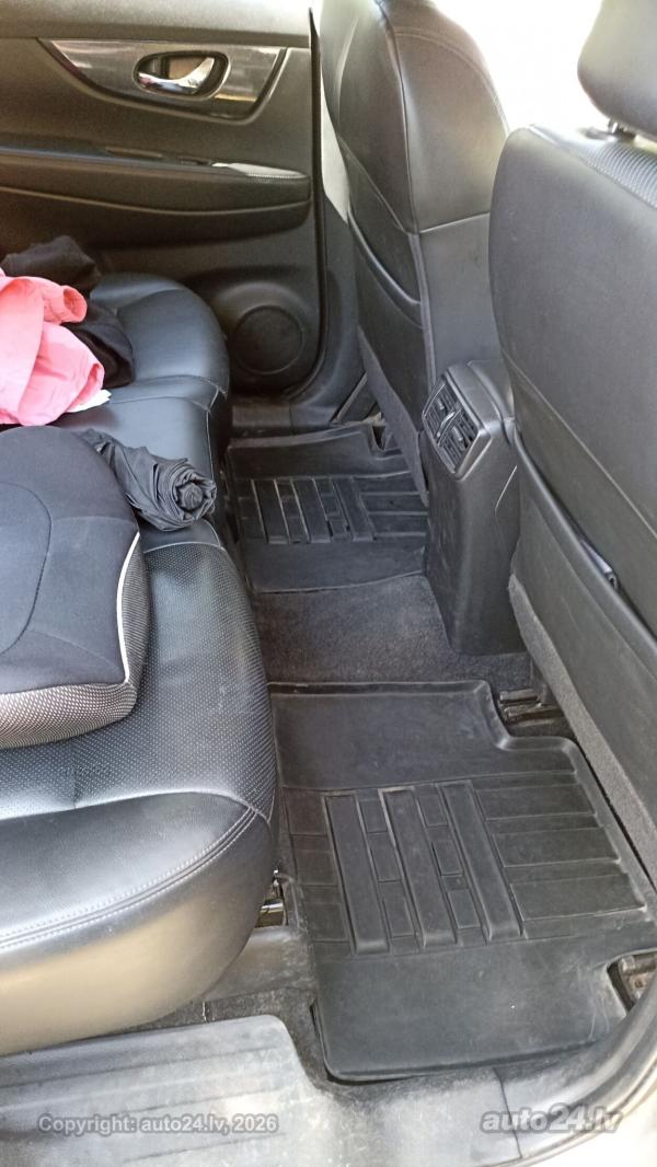 Pelēks Nissan X-Trail 2015 Narva, ar dzinēja tilpumu 1.60 L un nobraukumu 256 tūkst. km par 8499 €, foto 8 vietnē AUTOMOTO.COM.LV