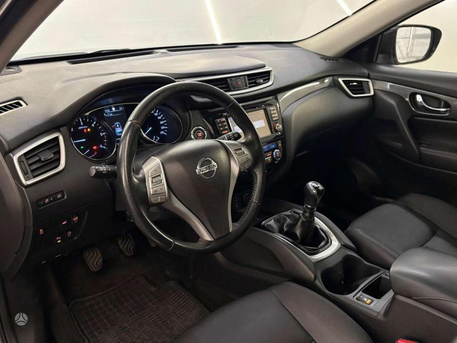 Pelēks Nissan X-Trail 2015 Marijampole, ar dzinēja tilpumu 1.60 L un nobraukumu 190 tūkst. km par 10750 €, foto 3 vietnē AUTOMOTO.COM.LV