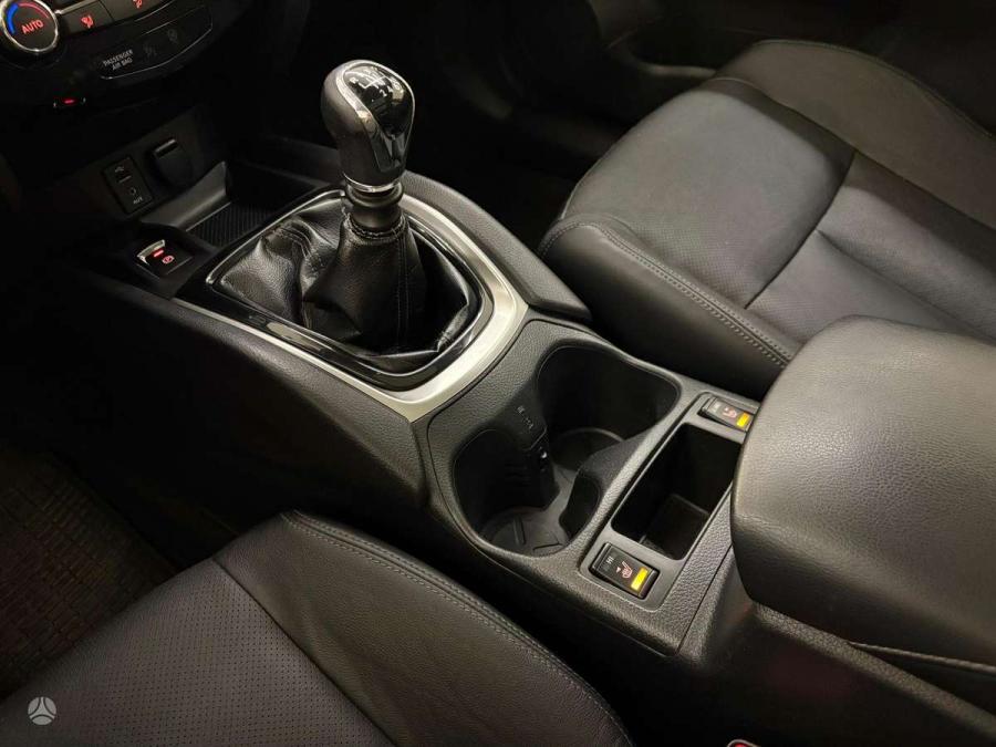 Pelēks Nissan X-Trail 2015 Marijampole, ar dzinēja tilpumu 1.60 L un nobraukumu 190 tūkst. km par 10750 €, foto 10 vietnē AUTOMOTO.COM.LV