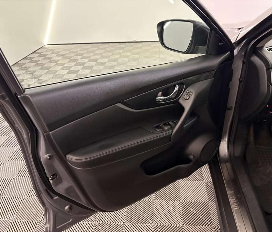 Pelēks Nissan X-Trail 2015 Marijampole, ar dzinēja tilpumu 1.60 L un nobraukumu 190 tūkst. km par 10750 €, foto 21 vietnē AUTOMOTO.COM.LV
