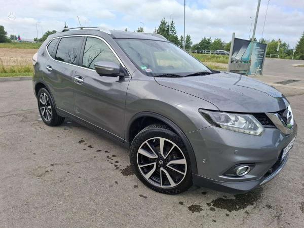 Grey Nissan X-Trail 2015 in Utena, with an engine capacity of 1.60 L and mileage of 273 thousand km for 7200 €, photo 3 on AUTOMOTO.COM.LV
