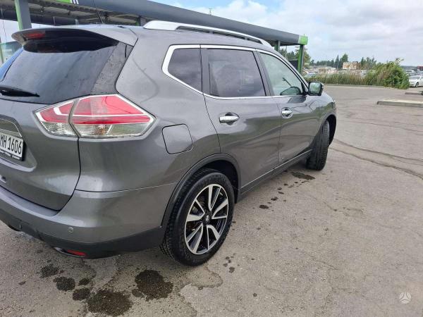 Grey Nissan X-Trail 2015 in Utena, with an engine capacity of 1.60 L and mileage of 273 thousand km for 7200 €, photo 4 on AUTOMOTO.COM.LV
