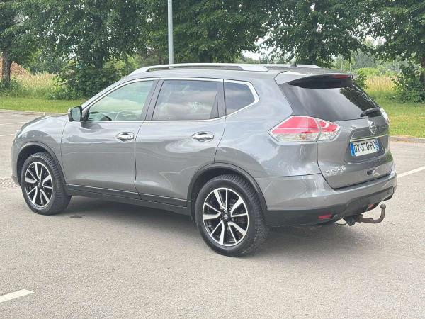 Grey Nissan X-Trail 2015 in Taurage, with an engine capacity of 1.60 L and mileage of 230 thousand km for 8400 €, photo 5 on AUTOMOTO.COM.LV