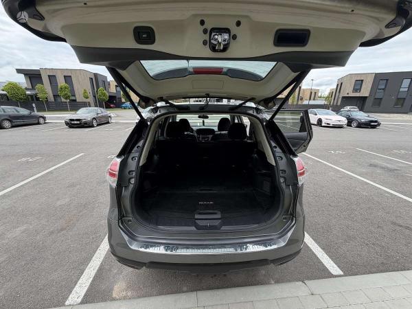 Grey Nissan X-Trail 2015 in Kaunas, with an engine capacity of 2.49 L and mileage of 127 thousand km for 9500 €, photo 7 on AUTOMOTO.COM.LV
