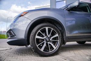Grey Nissan X-Trail 2015 in Kaunas, with an engine capacity of 2.49 L and mileage of 128 thousand km for 9750 €, photo 5 on AUTOMOTO.COM.LV