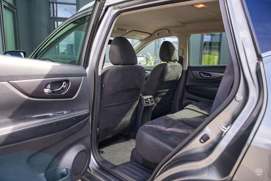 Grey Nissan X-Trail 2015 in Kaunas, with an engine capacity of 2.49 L and mileage of 128 thousand km for 9750 €, photo 29 on AUTOMOTO.COM.LV