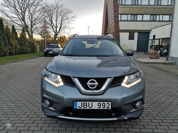 Grey Nissan X-Trail 2016 in Klaipeda, with an engine capacity of 1.60 L and mileage of 400 thousand km for 5999 €, photo 3 on AUTOMOTO.COM.LV