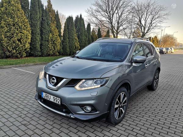 Grey Nissan X-Trail 2016 in Klaipeda, with an engine capacity of 1.60 L and mileage of 400 thousand km for 5999 €, photo 8 on AUTOMOTO.COM.LV
