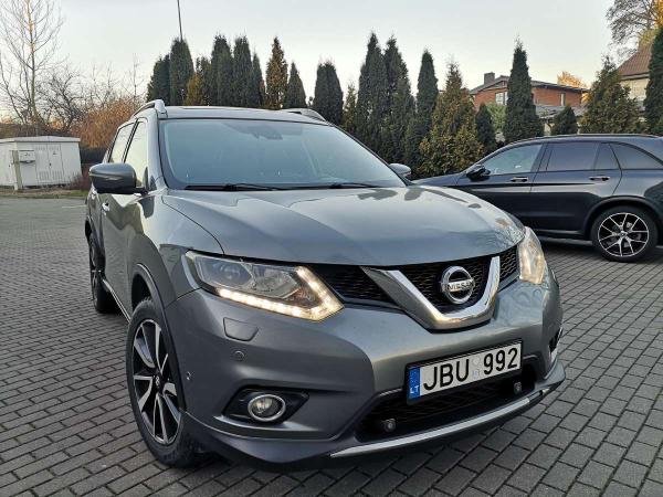 Grey Nissan X-Trail 2016 in Klaipeda, with an engine capacity of 1.60 L and mileage of 495 thousand km for 5500 €, photo 1 on AUTOMOTO.COM.LV