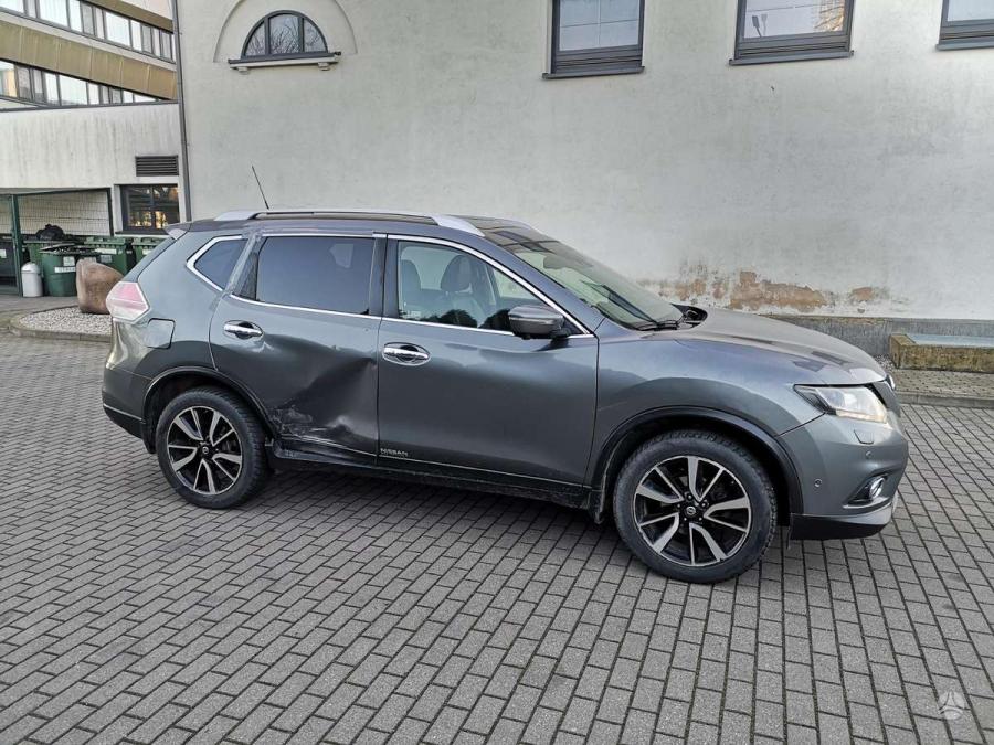 Pelēks Nissan X-Trail 2016 Klaipėda, ar dzinēja tilpumu 1.60 L un nobraukumu 495 tūkst. km par 5500 €, foto 13 vietnē AUTOMOTO.COM.LV
