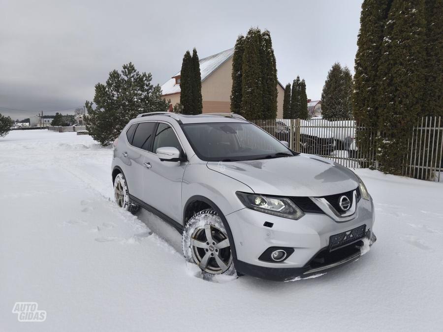 Grey Nissan X-Trail 2016 in Jurbarkas, with an engine capacity of 1.60 L and mileage of 222 thousand km for 7700 €, photo 1 on AUTOMOTO.COM.LV