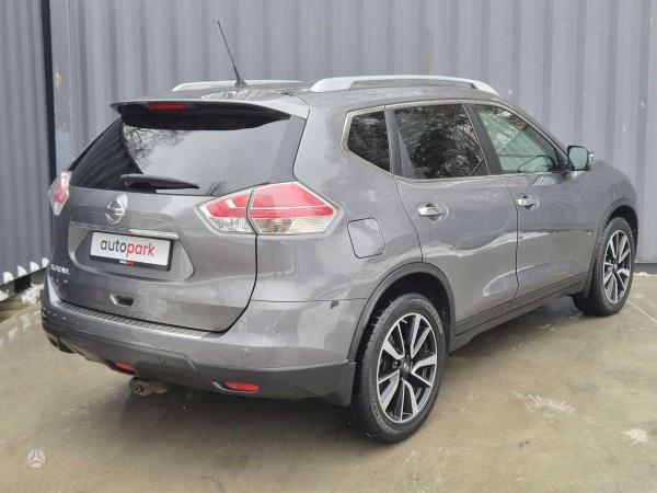 Grey Nissan X-Trail 2016 in Vilnius, with an engine capacity of 1.60 L and mileage of 162 thousand km for 10999 €, photo 3 on AUTOMOTO.COM.LV