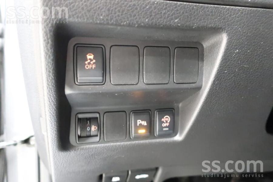 Pelēks Nissan X-Trail 2016 Rīga, ar dzinēja tilpumu 1.60 L un nobraukumu 293 tūkst. km par 7490 €, foto 14 vietnē AUTOMOTO.COM.LV
