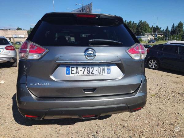 Grey Nissan X-Trail 2016 in Utena, with an engine capacity of 1.60 L and mileage of 127 thousand km for 8750 €, photo 3 on AUTOMOTO.COM.LV