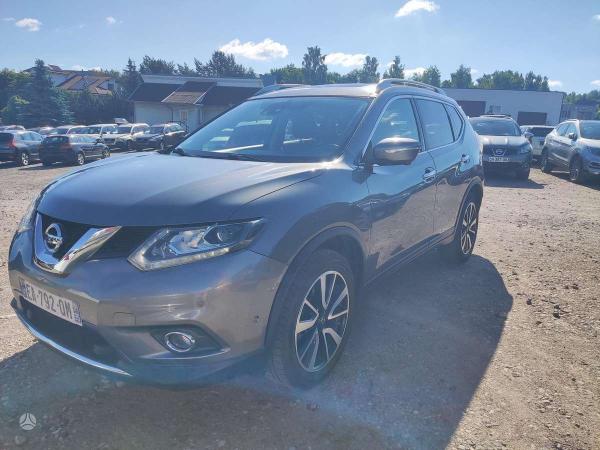 Grey Nissan X-Trail 2016 in Utena, with an engine capacity of 1.60 L and mileage of 127 thousand km for 8750 €, photo 4 on AUTOMOTO.COM.LV