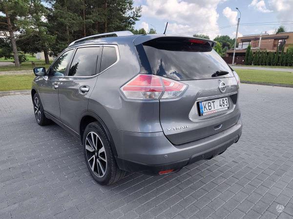 Grey Nissan X-Trail 2016 in Siauliai, with an engine capacity of 1.60 L and mileage of 363 thousand km for 7450 €, photo 4 on AUTOMOTO.COM.LV