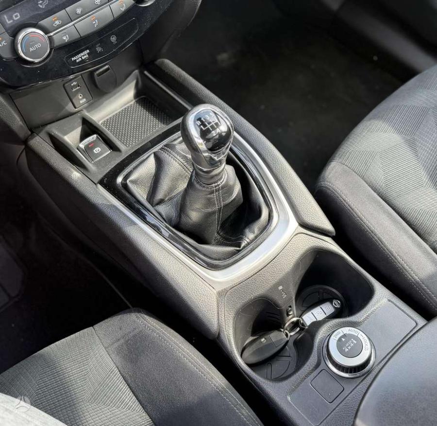 Pelēks Nissan X-Trail 2016 Tauragė, ar dzinēja tilpumu 1.60 L un nobraukumu 198 tūkst. km par 8700 €, foto 50 vietnē AUTOMOTO.COM.LV