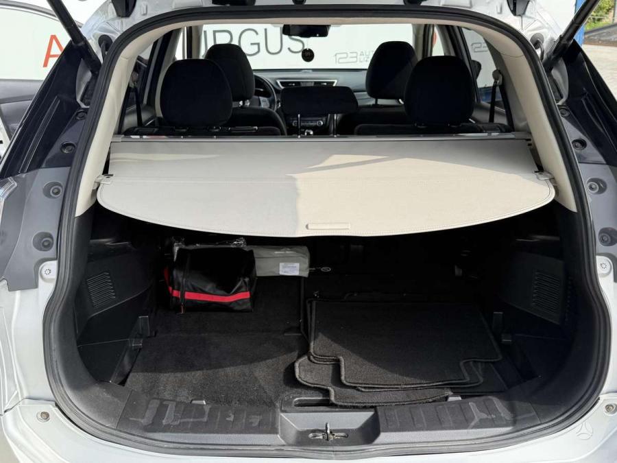 Pelēks Nissan X-Trail 2016 Tauragė, ar dzinēja tilpumu 1.60 L un nobraukumu 198 tūkst. km par 8700 €, foto 39 vietnē AUTOMOTO.COM.LV