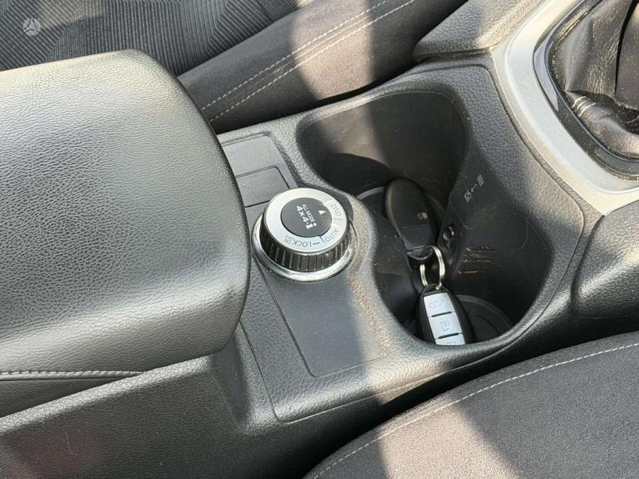 Pelēks Nissan X-Trail 2016 Tauragė, ar dzinēja tilpumu 1.60 L un nobraukumu 198 tūkst. km par 8700 €, foto 43 vietnē AUTOMOTO.COM.LV