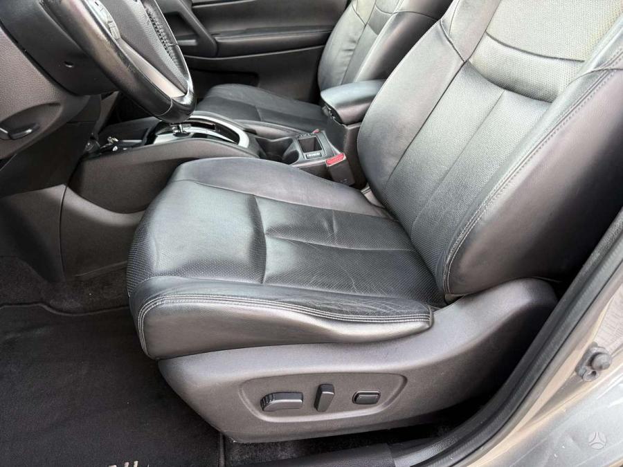 Pelēks Nissan X-Trail 2016 Tauragė, ar dzinēja tilpumu 1.60 L un nobraukumu 231 tūkst. km par 8700 €, foto 18 vietnē AUTOMOTO.COM.LV
