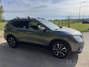 Grey Nissan X-Trail 2017 in Riga, with an engine capacity of 1.60 L and mileage of 163 thousand km for 15890 €, photo 1 on AUTOMOTO.COM.LV