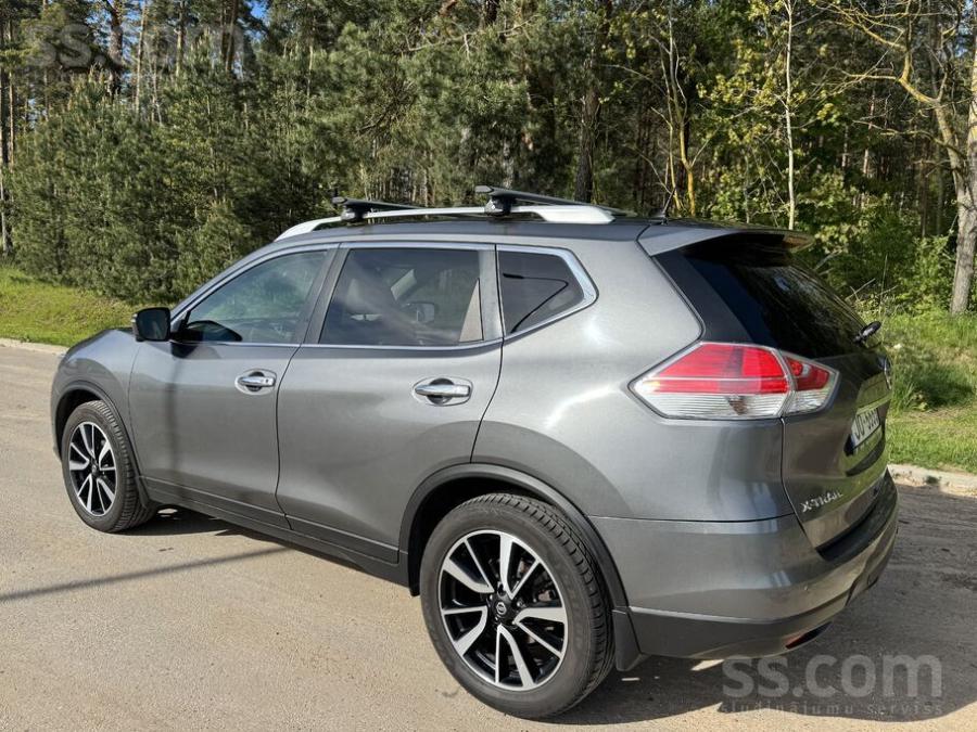 Grey Nissan X-Trail 2017 in Riga, with an engine capacity of 1.60 L and mileage of 163 thousand km for 15890 €, photo 2 on AUTOMOTO.COM.LV