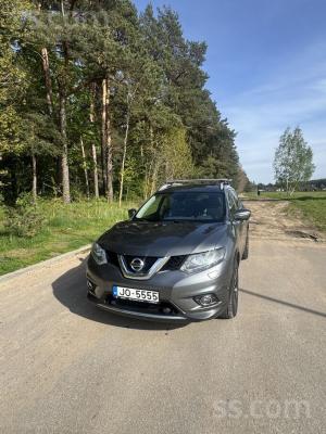 Grey Nissan X-Trail 2017 in Riga, with an engine capacity of 1.60 L and mileage of 163 thousand km for 15890 €, photo 3 on AUTOMOTO.COM.LV