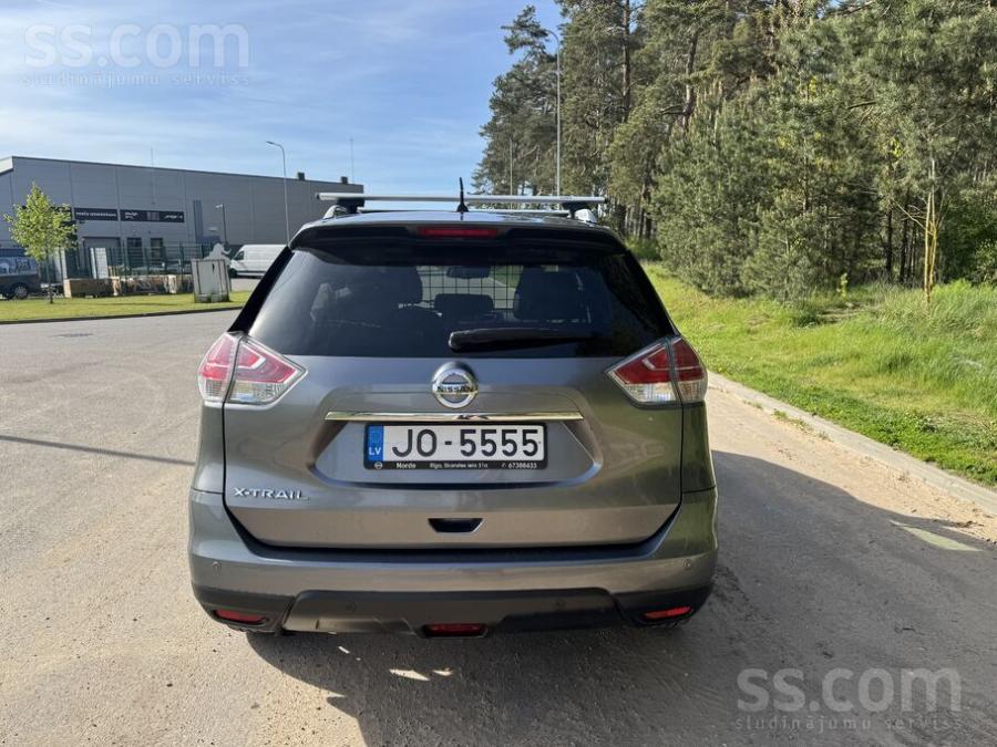 Grey Nissan X-Trail 2017 in Riga, with an engine capacity of 1.60 L and mileage of 163 thousand km for 15890 €, photo 4 on AUTOMOTO.COM.LV