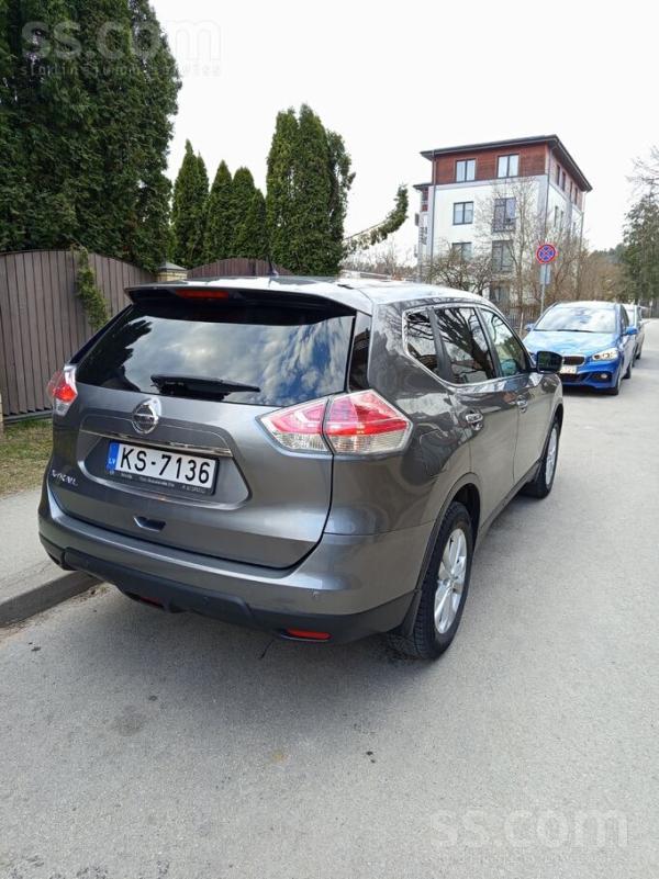 Pelēks Nissan X-Trail 2017 Rīga, ar dzinēja tilpumu 1.60 L un nobraukumu 150 tūkst. km par 11300 €, foto 4 vietnē AUTOMOTO.COM.LV
