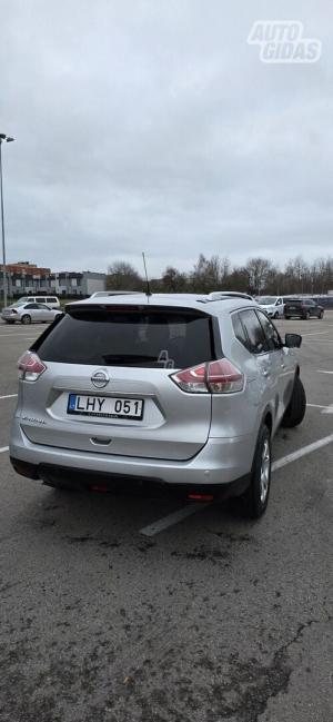 Grey Nissan X-Trail 2017 in Vilnius, with an engine capacity of 1.60 L and mileage of 179 thousand km for 10499 €, photo  on AUTOMOTO.COM.LV