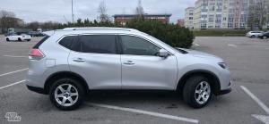 Grey Nissan X-Trail 2017 in Vilnius, with an engine capacity of 1.60 L and mileage of 179 thousand km for 10499 €, photo 3 on AUTOMOTO.COM.LV
