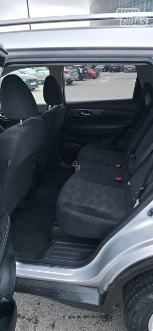 Grey Nissan X-Trail 2017 in Vilnius, with an engine capacity of 1.60 L and mileage of 179 thousand km for 9899 €, photo 12 on AUTOMOTO.COM.LV