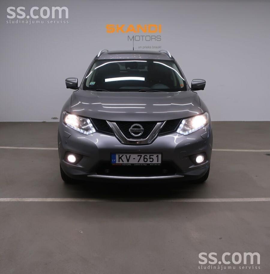 Grey Nissan X-Trail 2017 in Riga, with an engine capacity of 1.60 L and mileage of 284 thousand km for 8490 €, photo 2 on AUTOMOTO.COM.LV