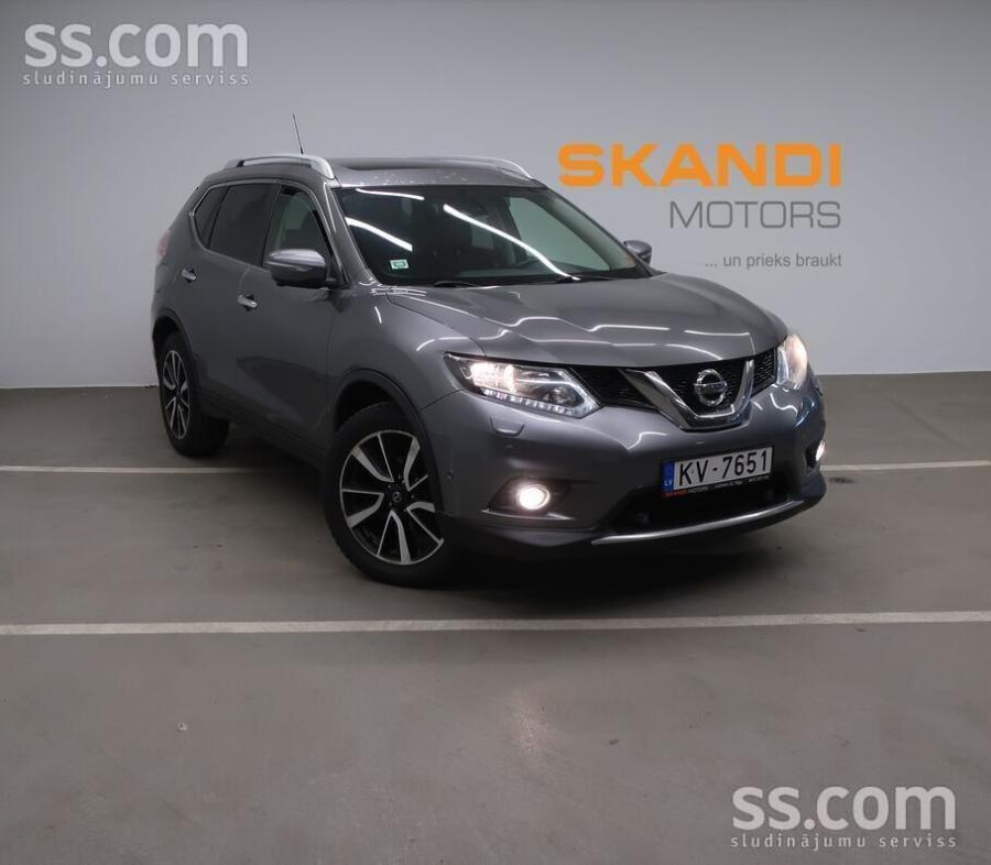 Grey Nissan X-Trail 2017 in Riga, with an engine capacity of 1.60 L and mileage of 284 thousand km for 8490 €, photo 3 on AUTOMOTO.COM.LV