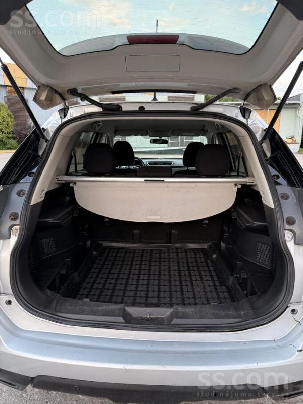 Grey Nissan X-Trail 2017 in Riga, with an engine capacity of 1.60 L and mileage of 208 thousand km for 6700 €, photo 7 on AUTOMOTO.COM.LV