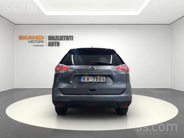 Grey Nissan X-Trail 2017 in Riga, with an engine capacity of 1.60 L and mileage of 361 thousand km for 7990 €, photo 5 on AUTOMOTO.COM.LV